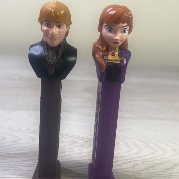 PEZ | Toys | Disney Frozen Ii Anna Kristoff Gift Set With Pez Candy ...